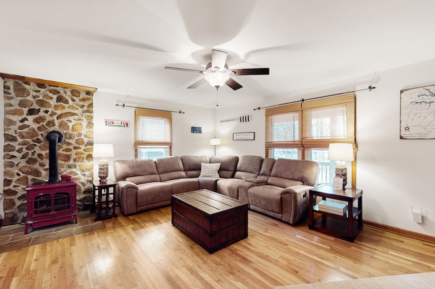 Lake Anna Home On Large Corner Lot With Kayaks, Paddleboard, Firepit & Grill - Lake Anna, VA