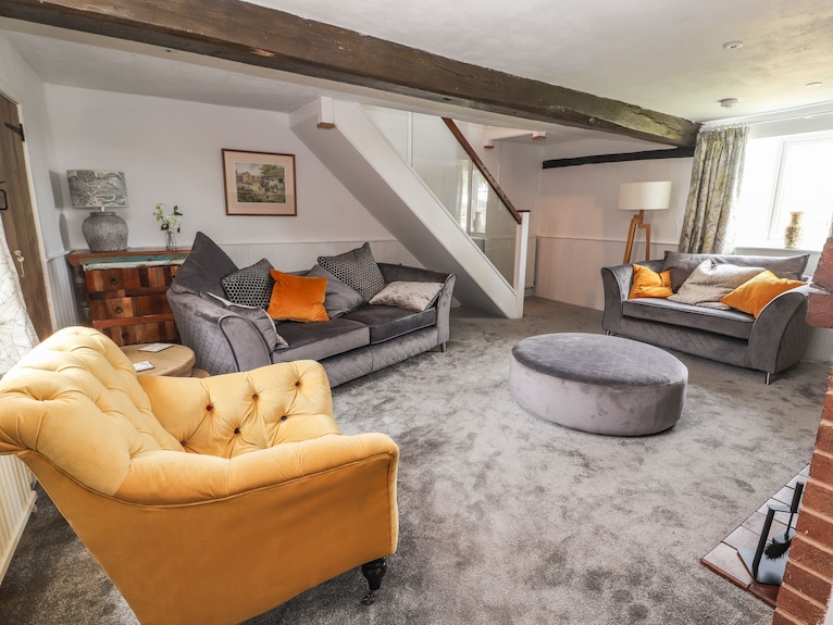 Hill Farm, Pet Friendly, Character Holiday Cottage In Wrenbury - Nantwich