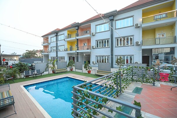 Triple 9 Apartments, Pool & Spa - Abuja