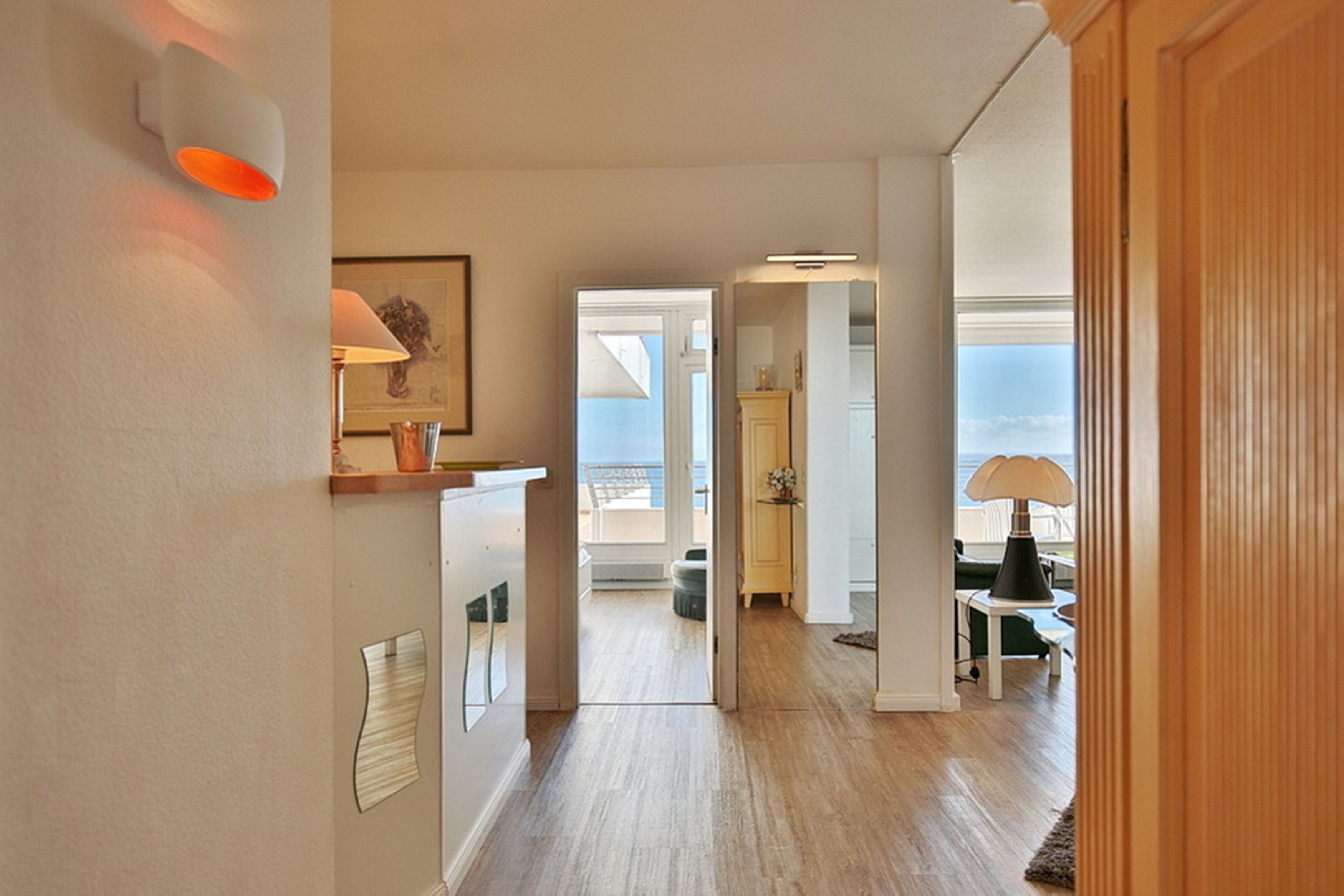 Apartamento Deluxe, 1 quarto, casa de banho privativa, vista para o mar (Herrlicher Meerblick) | Sala de estar | Ténis de mesa 