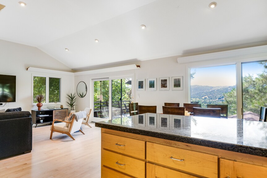 Secluded Home With Private Saltwater Pool, Spa & Amazing View - Dog-friendly - Cloverdale, CA