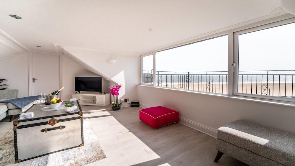 Stunning Sea View Penthouse 2 Bedroom 2 Bathroom - Great Yarmouth