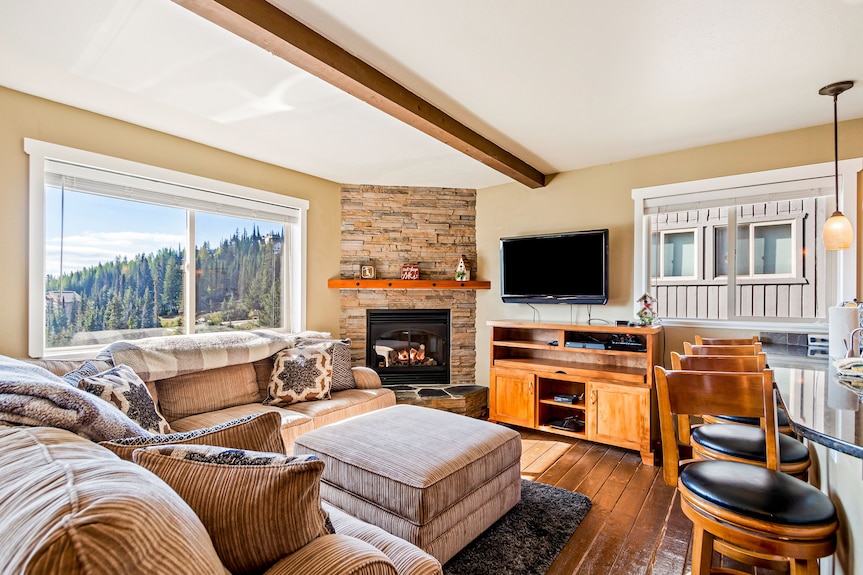 Ski-in/out Townhome With Great Views, Balcony, Grill, & Fireplace - Dog-friendly - Idaho (State)