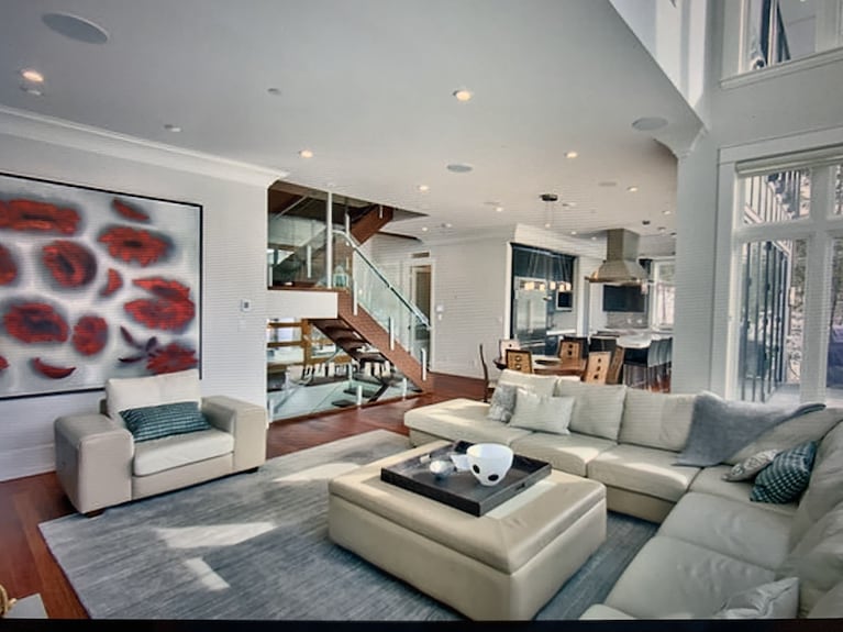 Rmr: Luxury Ski-in/out Mountain-side 4 Bedroom Home (Sleeps 10). - Revelstoke