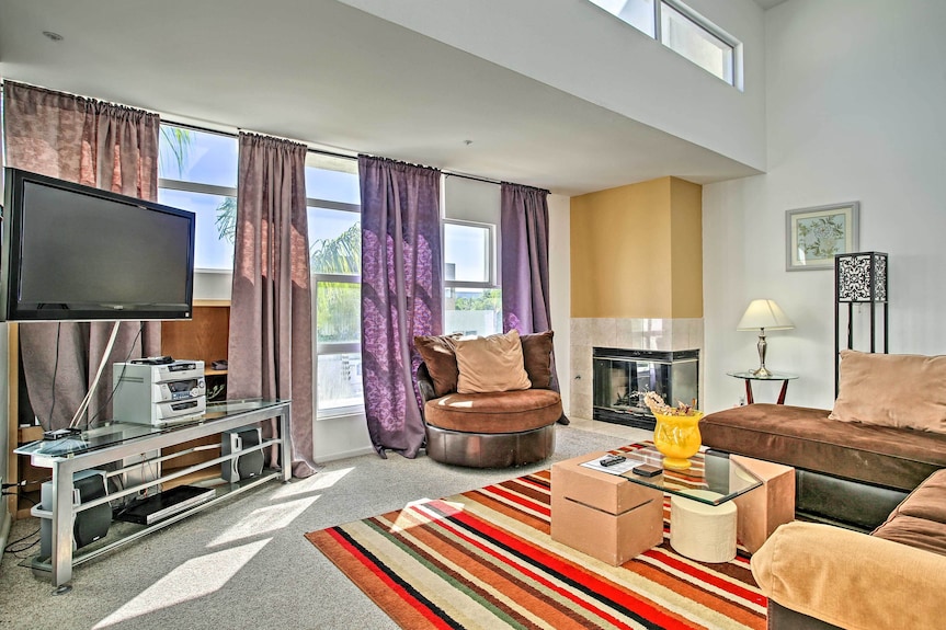 Upstairs Suite, Overlooking The Pool - Palm Springs