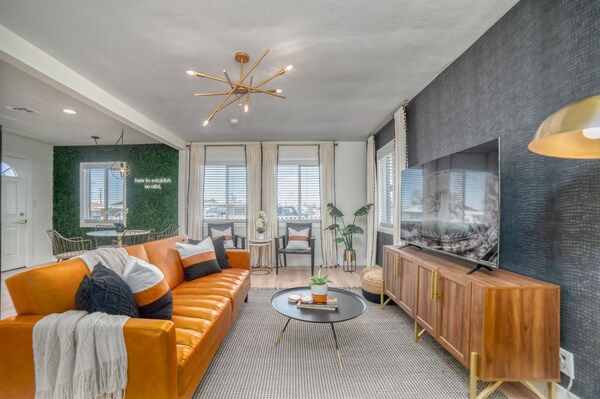 Monthly Cozy 2 Bedroom House Downtown Henderson - Henderson, NV