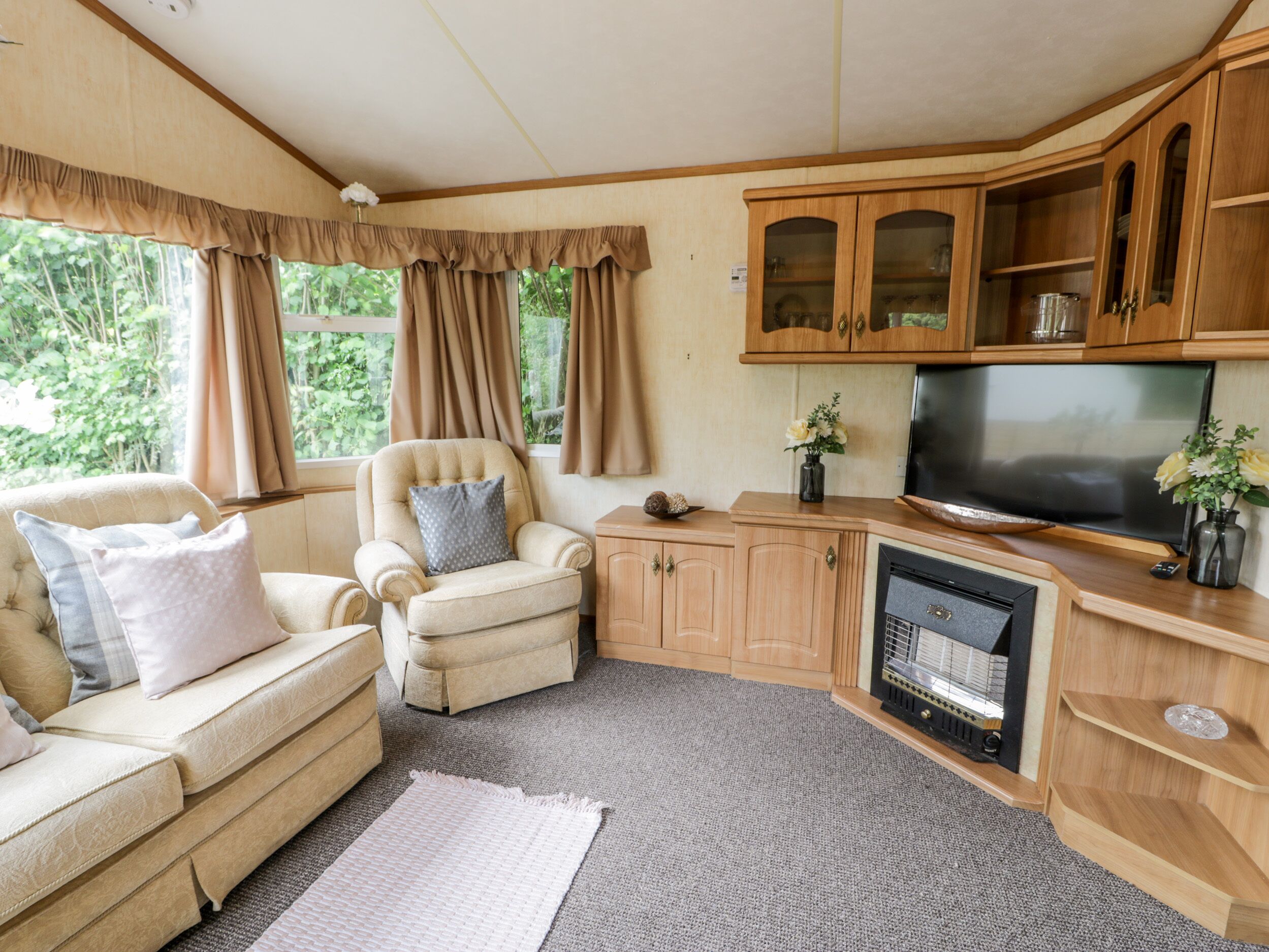Grange Caravan, Pet Friendly, With A Garden In Llangollen - Llangollen