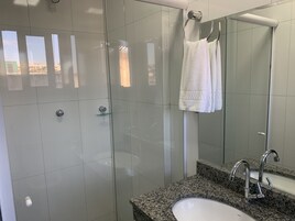 Quarto solteiro standard | Roupas de cama antialérgicas, Wi-Fi de cortesia, roupa de cama