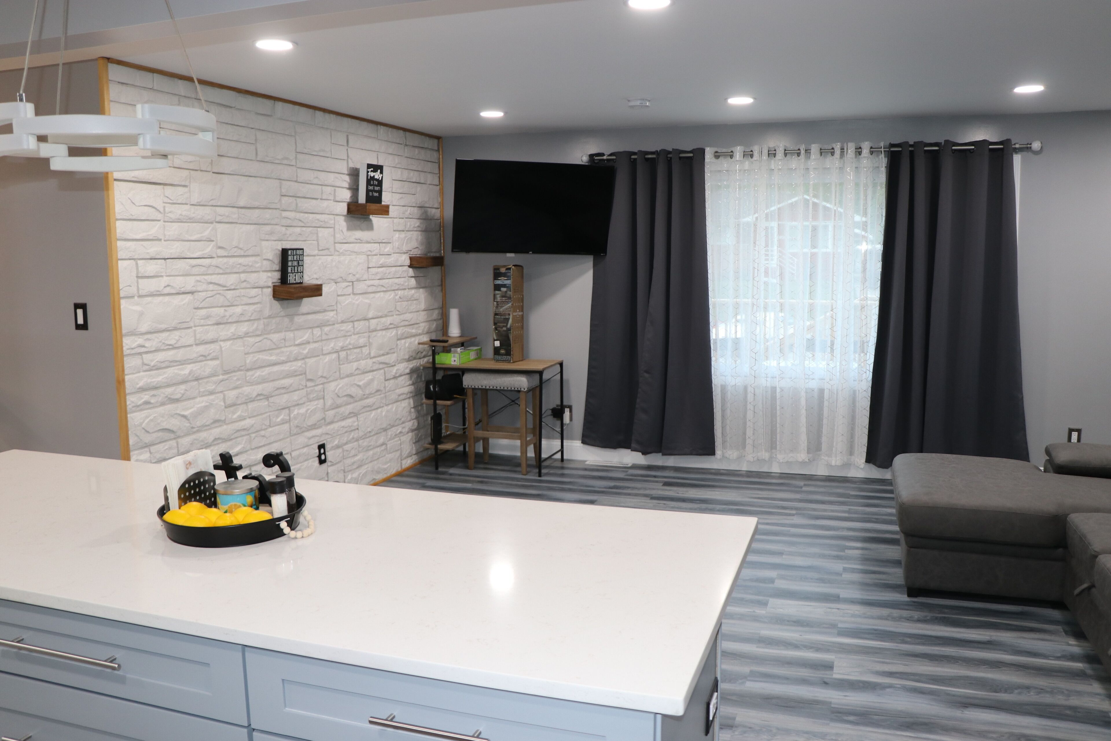 An Escape To A Dream Of Green And Relaxation. - Portage, IN