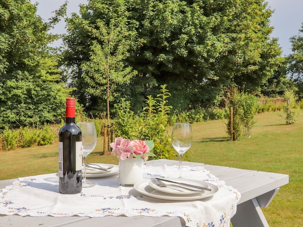 Rose, Romantic, Character Holiday Cottage, With A Garden In Illogan - Redruth
