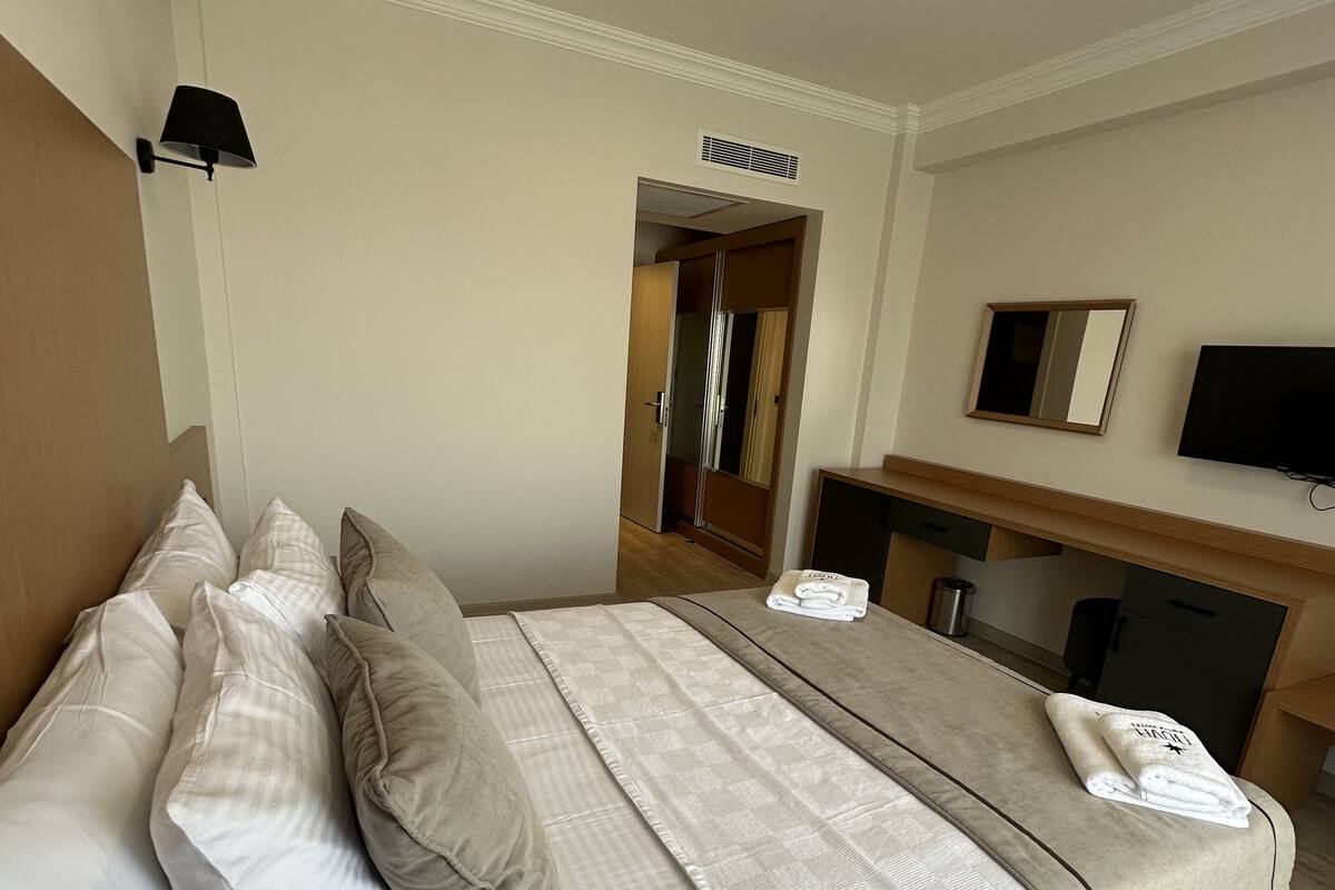 Quarto Duplo Deluxe, varanda, vista para o jardim | Roupa de alta qualidade 