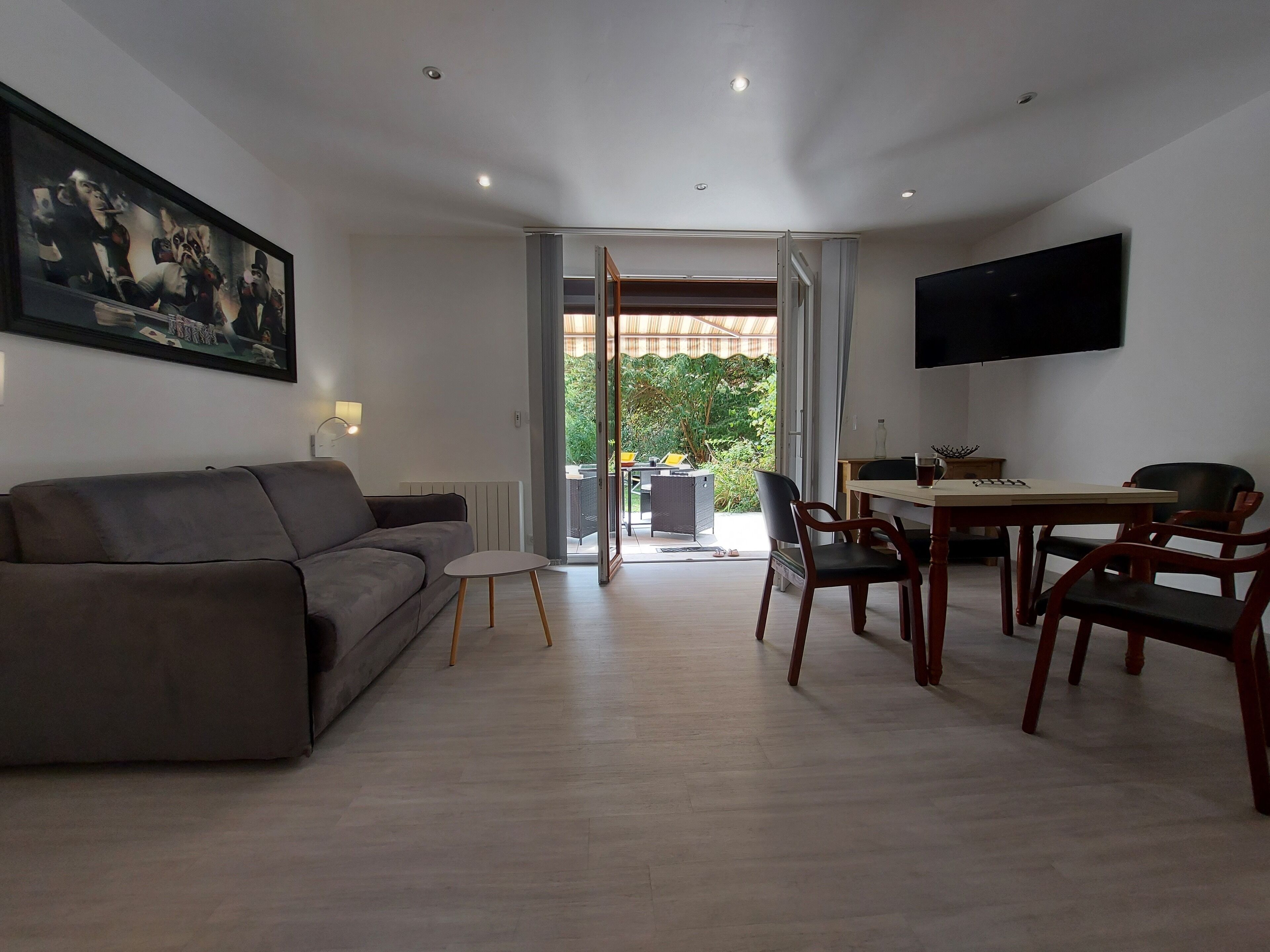 Centre St Jorioz : Charmant Et Spacieux Studio Avec Terrasse Et Jardin Privatif - Saint-Jorioz