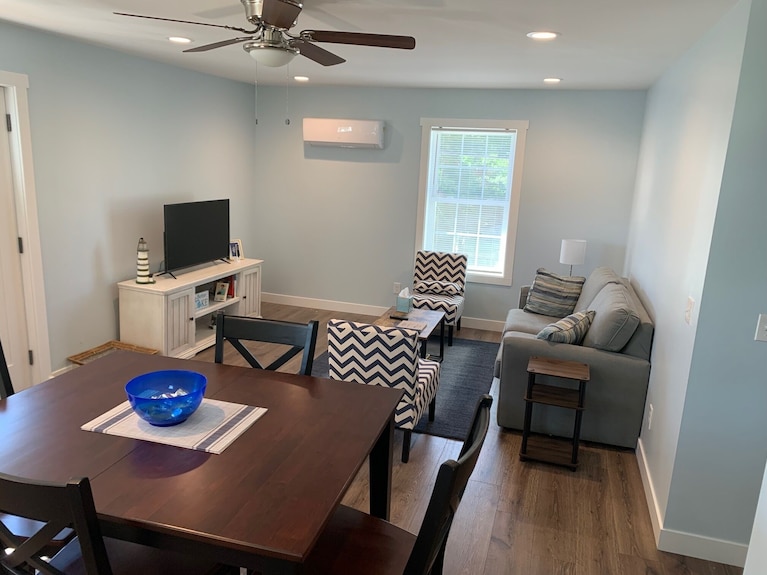 Brand New 2 Bedroom Carriage House With Patio In The Heart Of Frankfort! - 프랭크퍼트