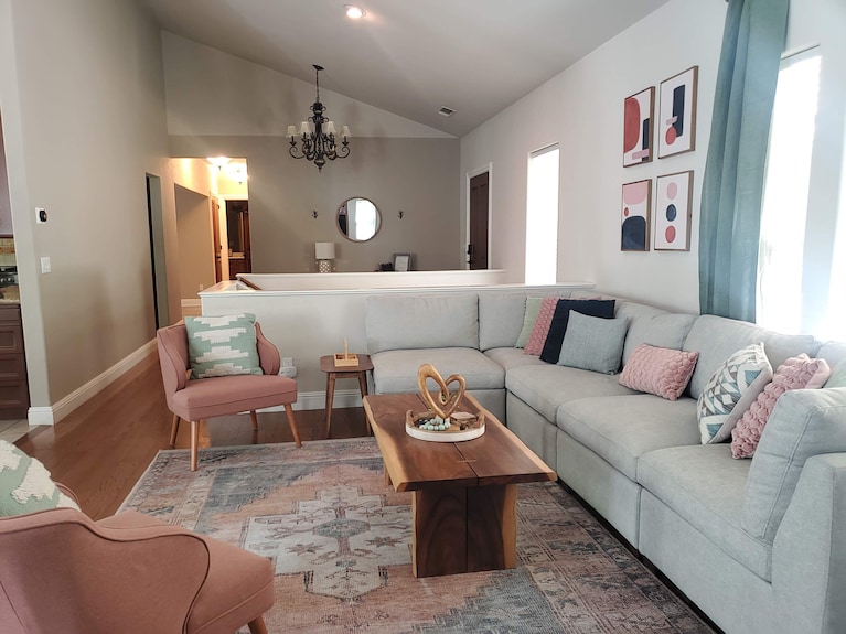 2.8 Miles To Yosemite Entrance! Beautiful, Spacious Mtn Home With 2-level Decks! - Fish Camp, CA