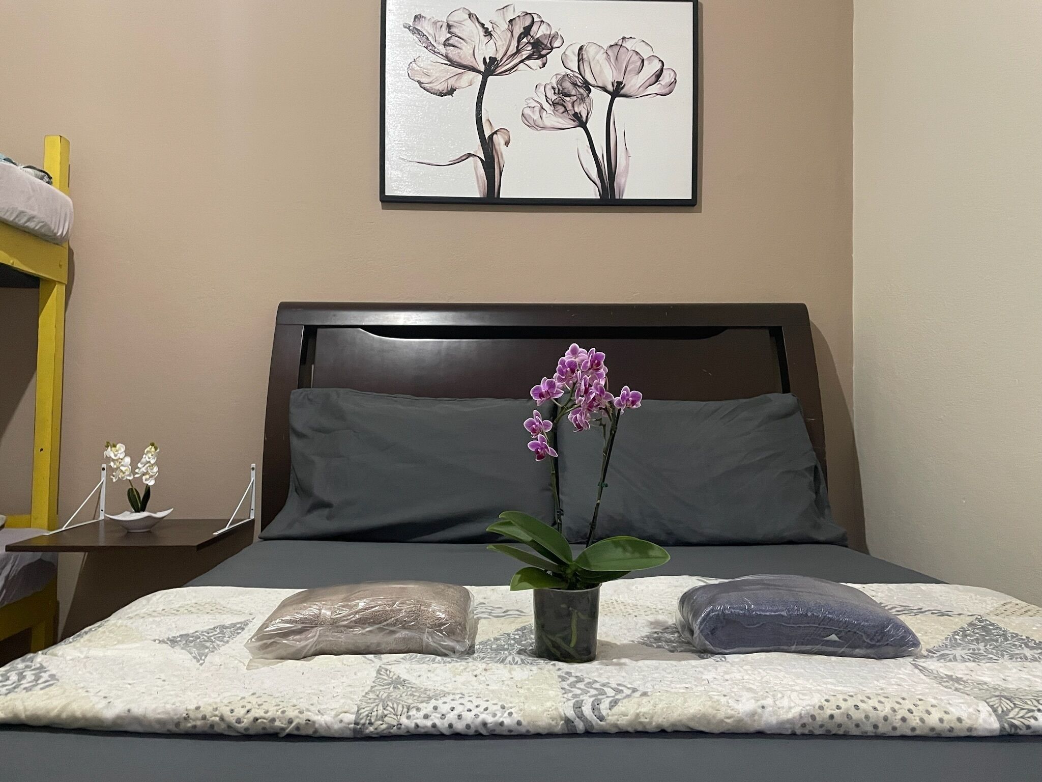 Quarto quádruplo conforto | Wi-Fi de cortesia, roupa de cama