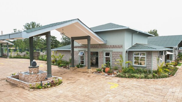 Abai Lodges and Spa in Kagio: Find Hotel Reviews, Rooms, and Prices on ...