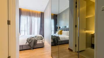 Penthouse Deluxe | 3 quartos, secretária, cortinas/cortinados opacos