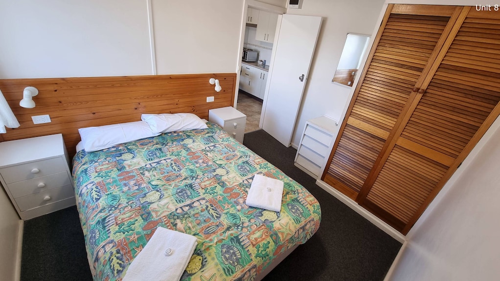 Close To Beach, Harbour Marina, Country Club, Golf Course, Restaurants, Cafes - South Coast