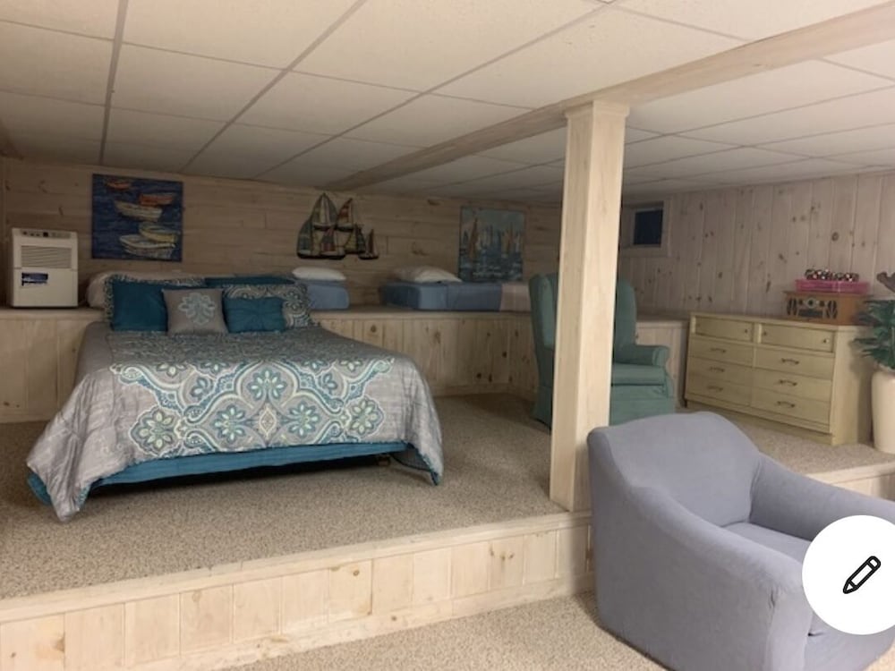 Beautiful Studio In Downtown Boothbay Harbor - Boothbay, ME