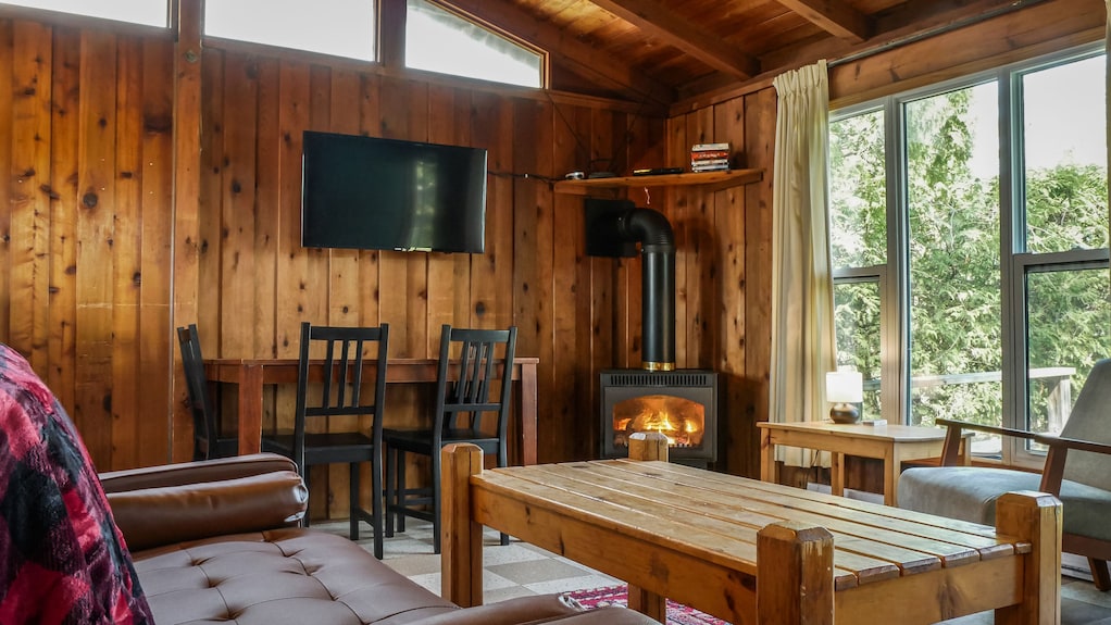 Muskoka Cabin On Little Lake Port Severn - Muskoka