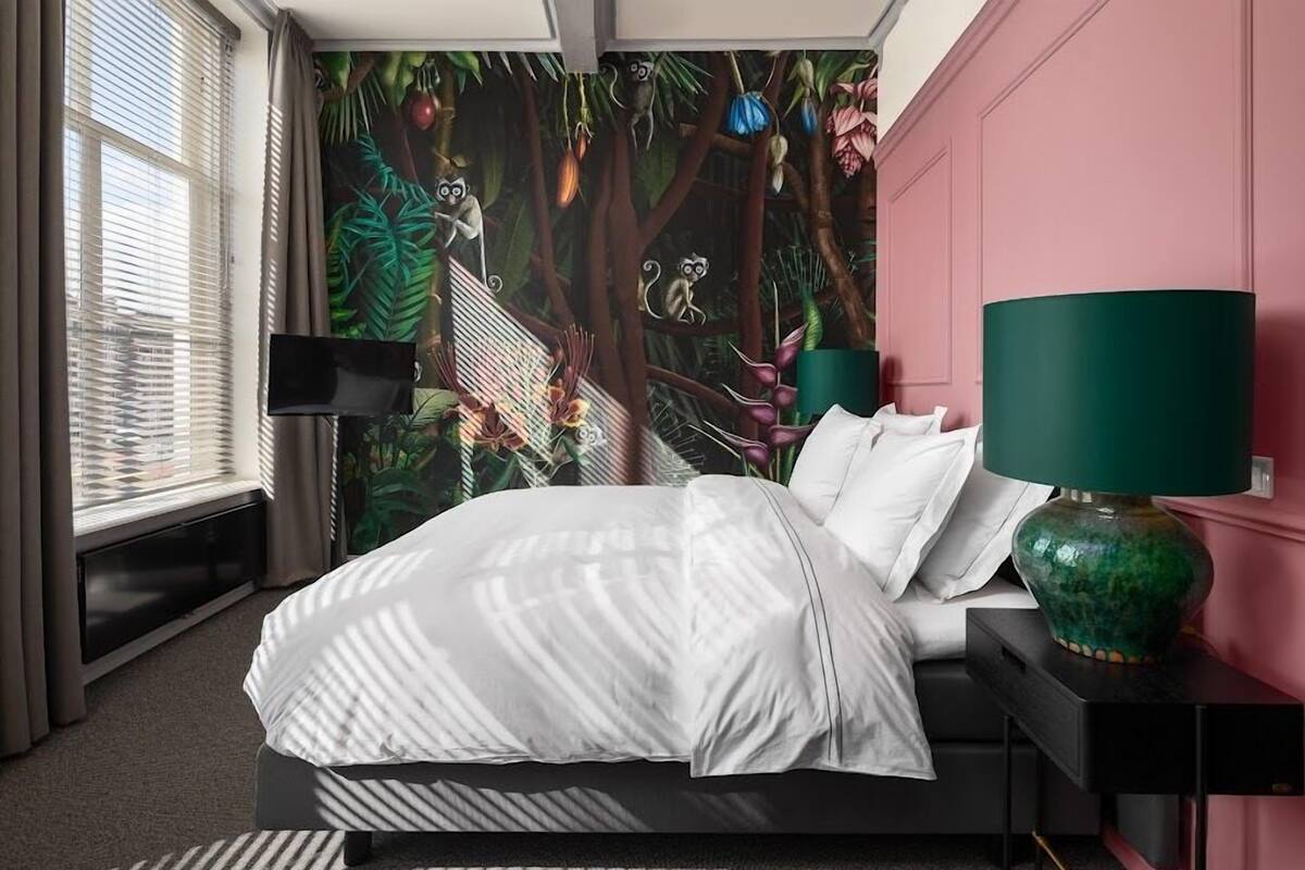 Quarto Duplo Deluxe, 1 cama queen-size, não fumadores, Vista para a cidade | Roupa de alta qualidade, edredões de penas, minibar grátis 