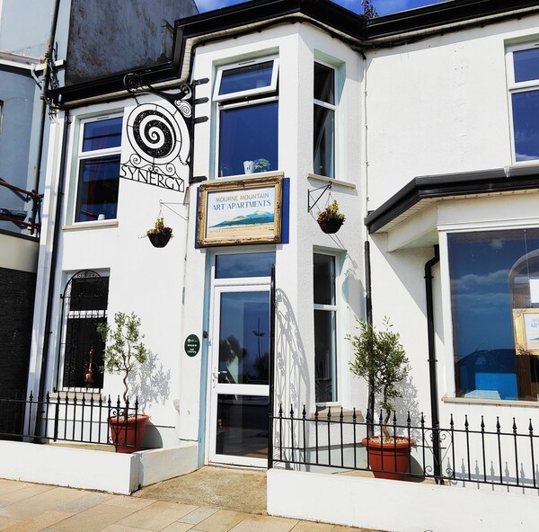 Mourne Mountain Art Apartments - Newcastle