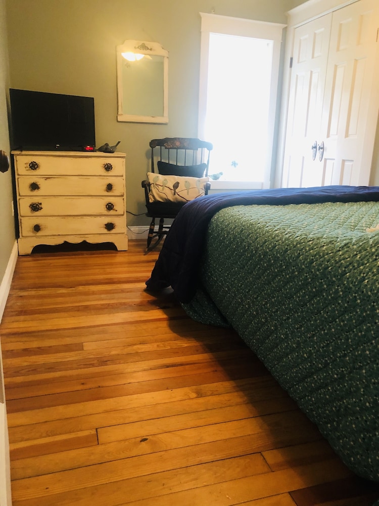 Cute Cozy Apartment. Half A Block Walking Distance From Beautiful Downtown Ionia - Michigan