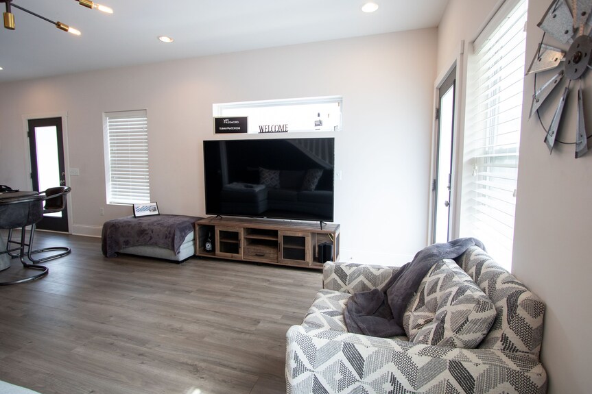 Big Blue: 2-story Home Only 1.8 Miles Away From Monument Circle Downtown - Mile Square - Downtown - Indianapolis