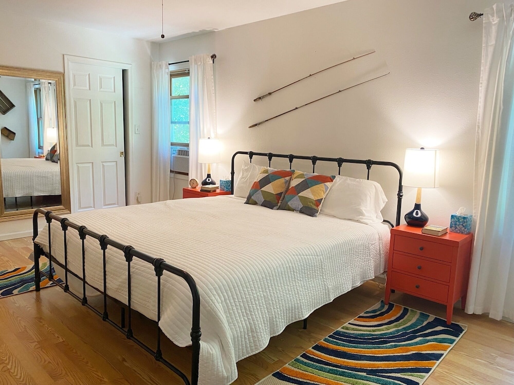 Home With New Furniture, Lake Access, Swimming Pool + Resort Amenities! - Camdenton, MO