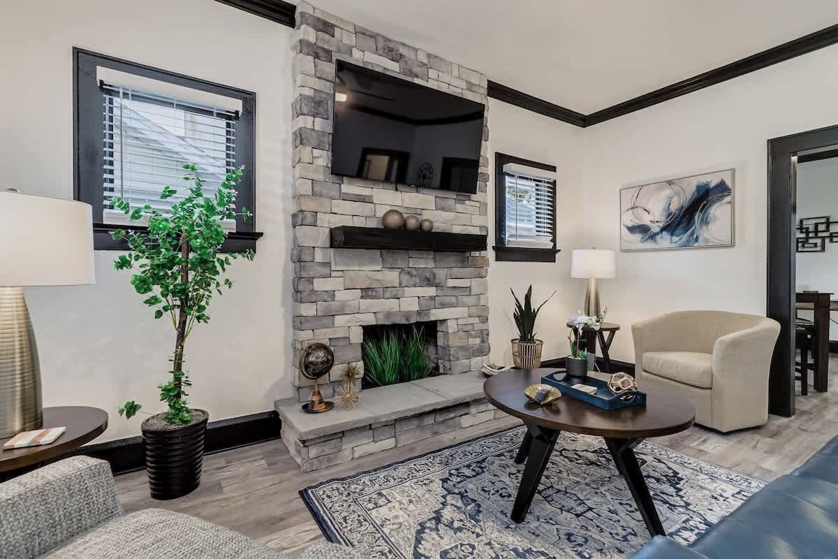 Main House + Detached Studio | Near Shops & Dtwn - Lakeland, FL