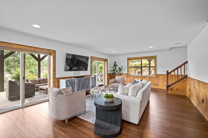 Designer Lake Front Retreat In Quiet Cove On Lake Wylie: King Beds & Bunk Room! - Steele Creek - Charlotte