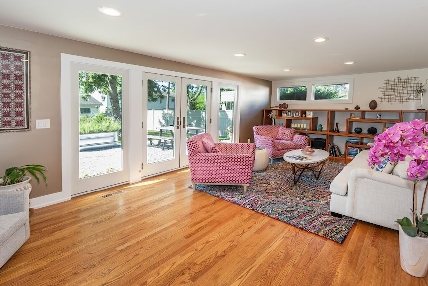 Walk To The Big House! - Ann Arbor