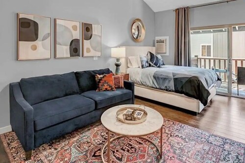 Stylish, Remodeled Studio In The Heart Of Park City - Park City, UT