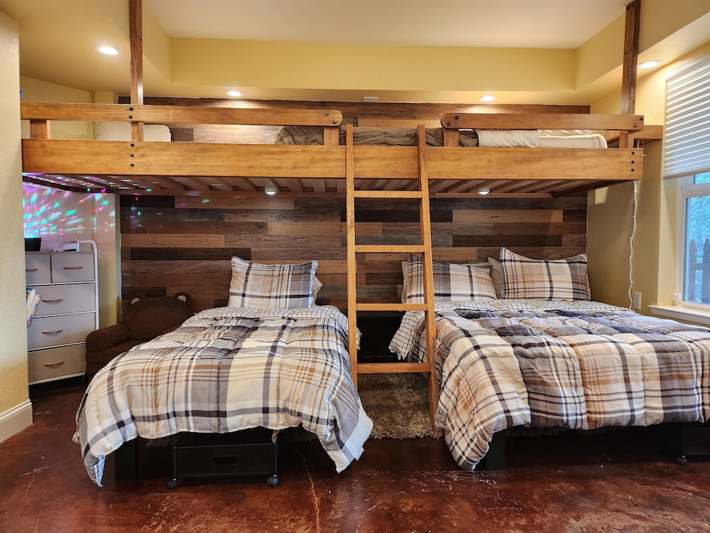 Private Mountain Retreat Near Dodge Ridge Ski Resort - Spectacular Views - Yosemite National Park, CA