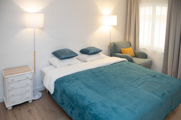 Modern, Under 2 Min Walk To Beach In Quiet Block - Estoril