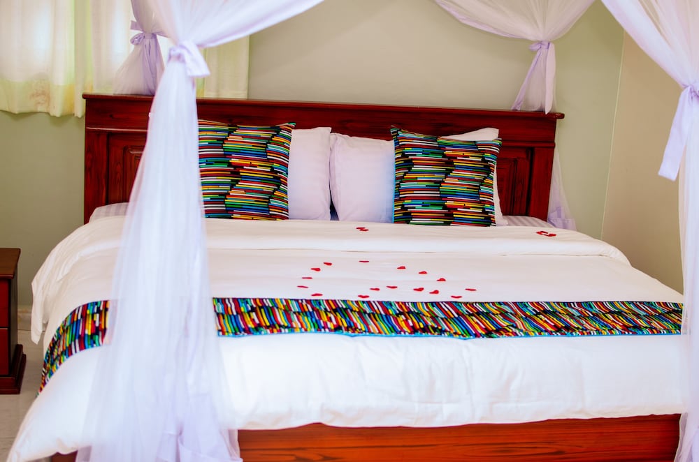 Private Rooms With Private Toilets. Each Unit Has Two Bedrooms. - Zanzibar
