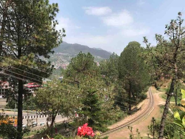 Cozy Solan Apartment With Stunning Views - Solan