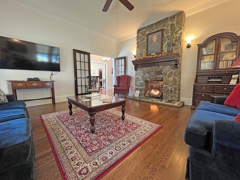 Historic Bryson House Beautifully Restored Historic Home In The Heart Of Downtown Bryson City - Bryson City, NC