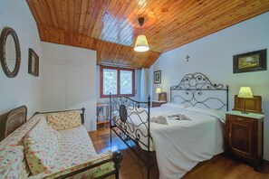 Apartamento Familiar, 1 quarto (La Tana dello Scoiattolo (Skiing) | 1 quarto, Wi-fi, roupa de cama fornecida