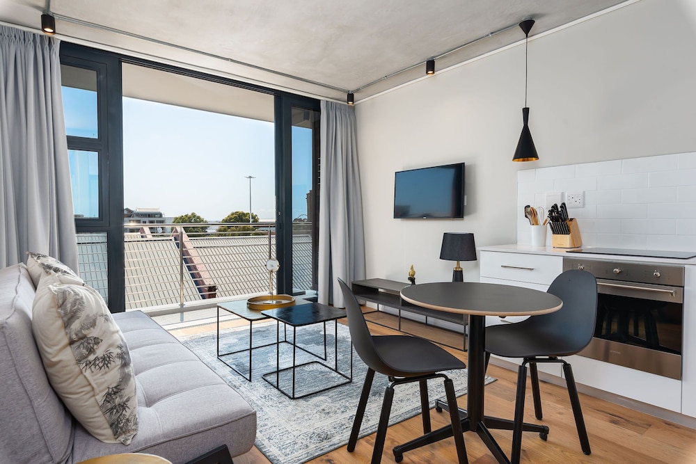 Modern De Waterkant Apartment | Pool | Bbq | Wifi - Città del Capo
