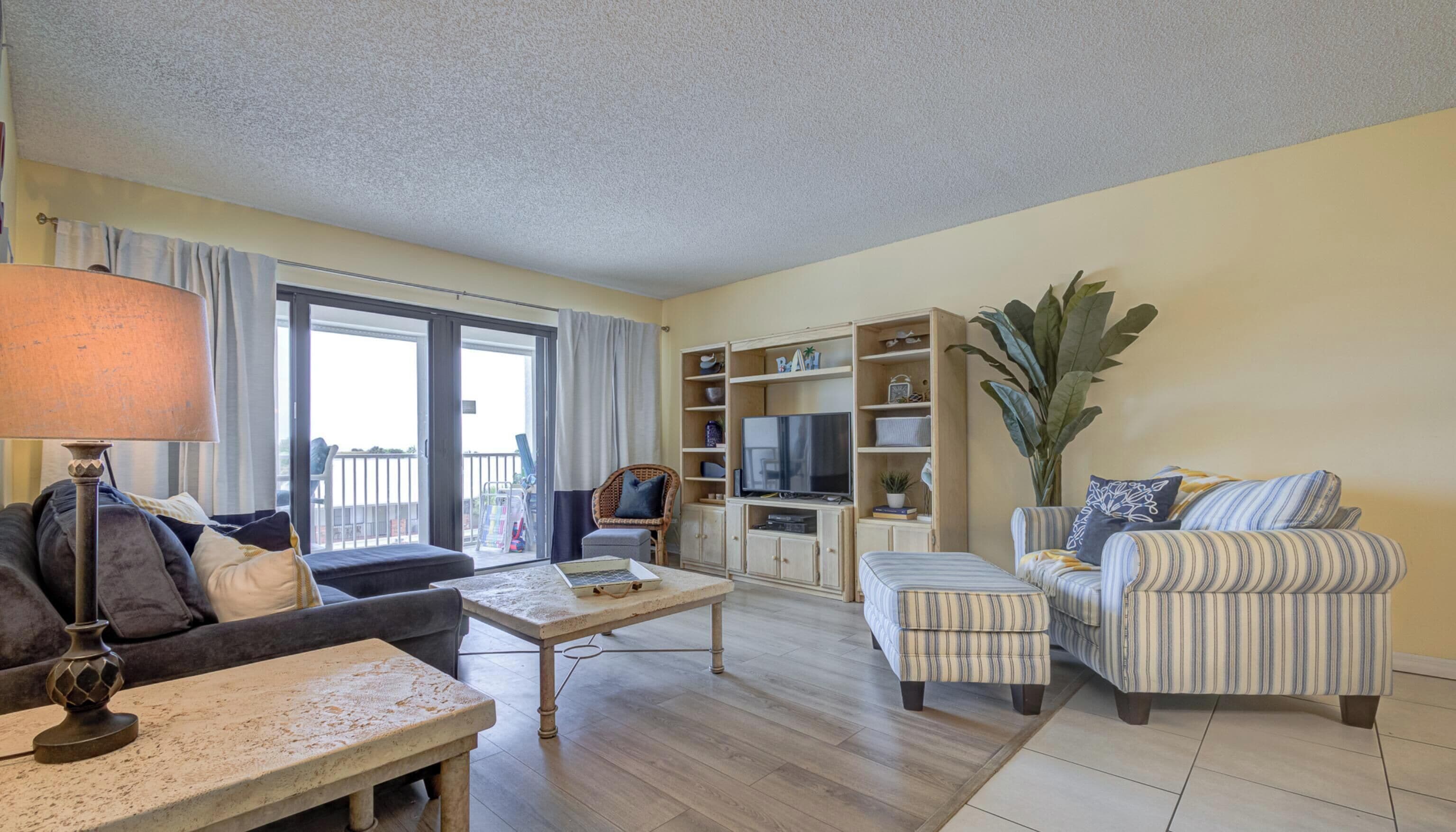 Comfortable, Coastal, Beachy Condo With Balcony, Pool, Tennis Court & Family Fun! - Cocoa Beach, FL