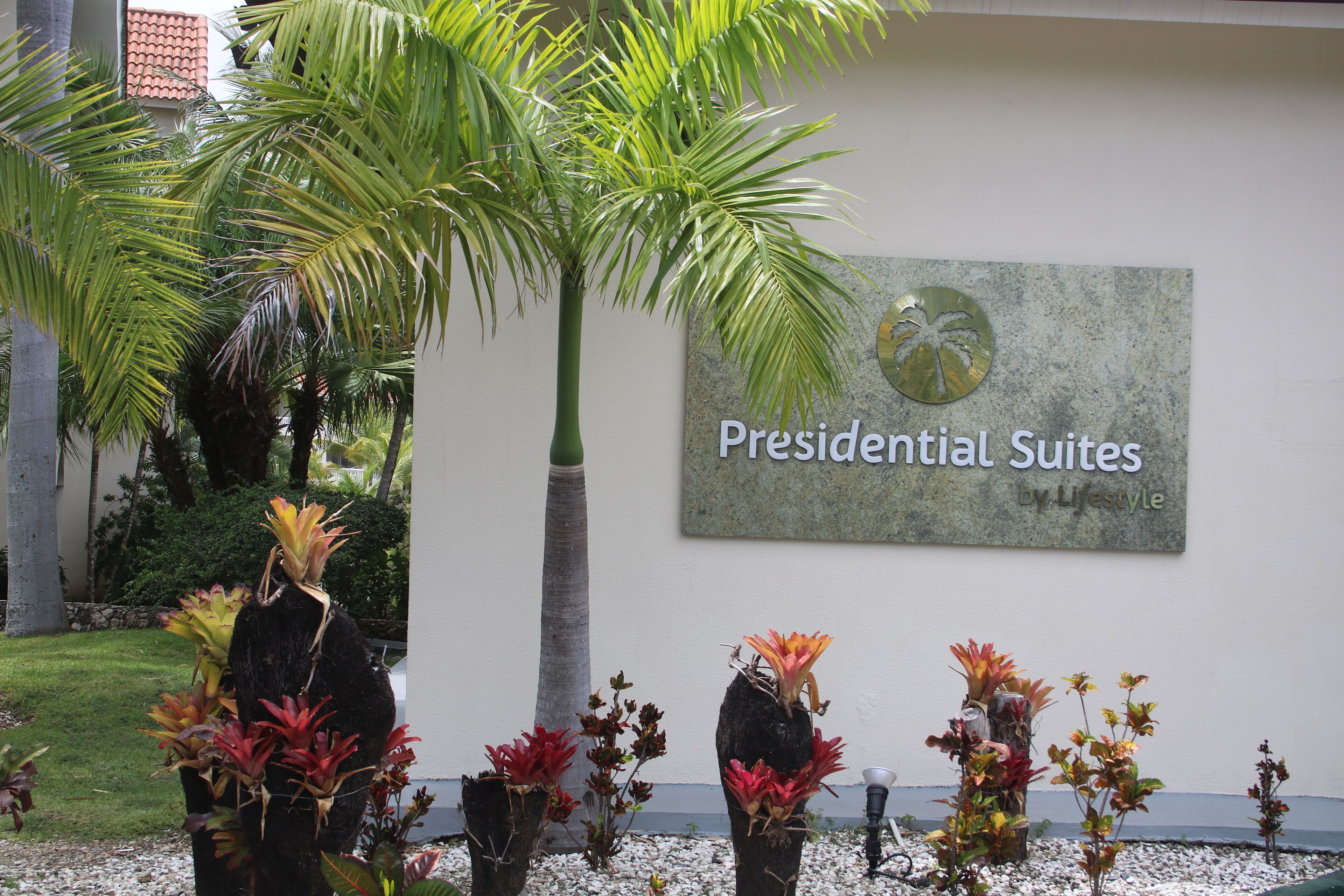 Amazing Tropical Vacation. All-inclusive Included W/ Miles Of Sparling Beaches. - Caribbean