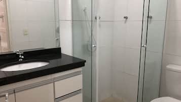 Quarto casal ou duplo standard | Banheiro