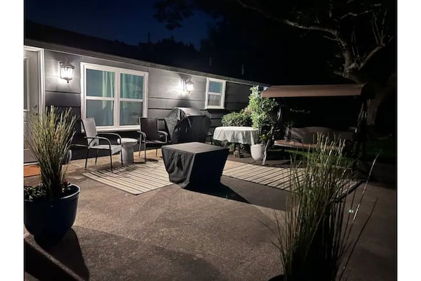 Updated 1 Bd 1ba, Large Yard, Just Steps To Lake Whitney - Lake Whitney, TX