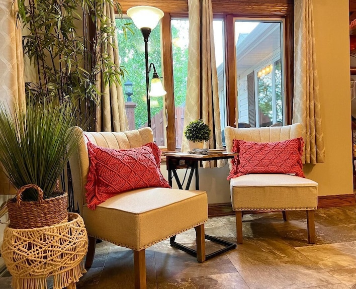 Romantic Bridal Suite Rentals - Bridal Suite 1 - Ohio