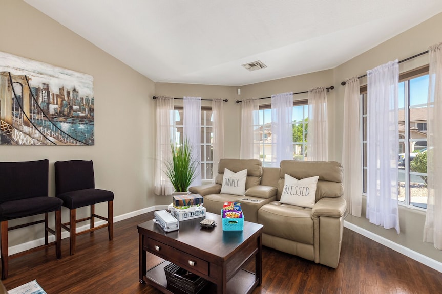 Resort Style Home, Private"heated Pool", Putting Green, Pool Table, Near Phoenix - Mesa, AZ