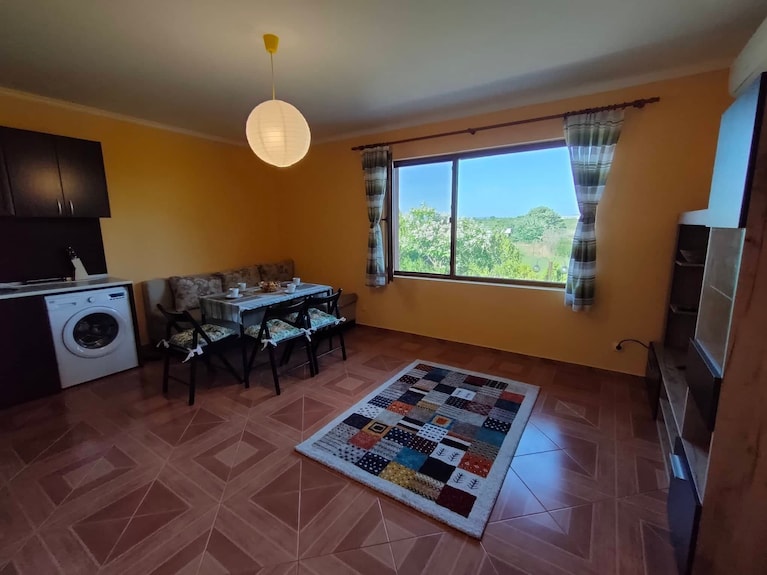 Cozy 1-bedroom Apartment With Pool - 保加利亞