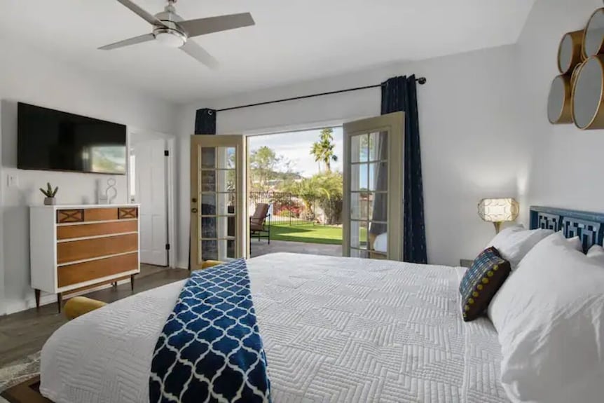 Calling All Families Beautiful Resort Style Property + Ev Charger Now Available - Phoenix, AZ