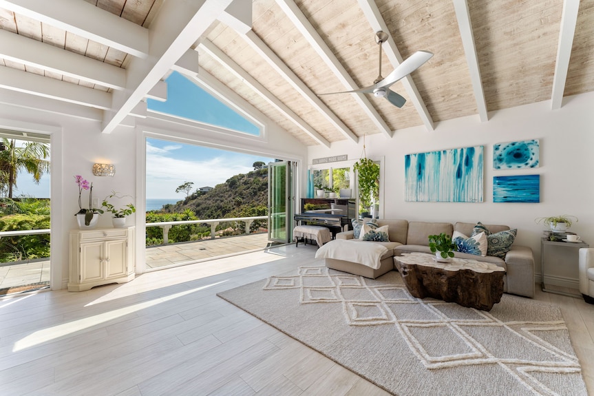 Sea Esta Laguna Beach House Ocean View Near Victoria Beach, Parks, & Restaurants - Laguna Beach, CA