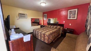 Quarto básico, 1 cama King, para fumantes | 1 quarto, Wi-Fi de cortesia, roupa de cama